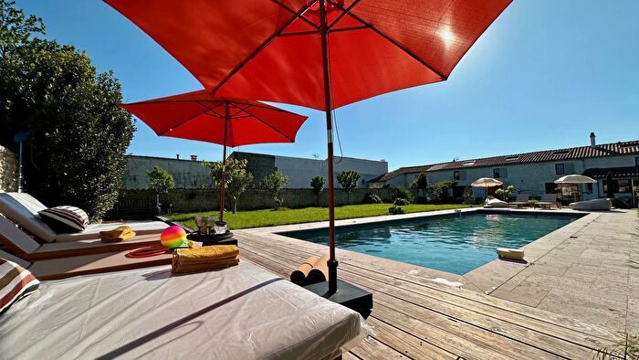 Maison à vendre - Thairé - 9 pièces - 6 chambres