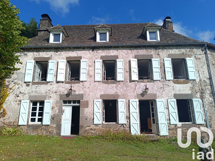 Maison à vendre - Saint-Chamant - 8 pièces - 5 chambres