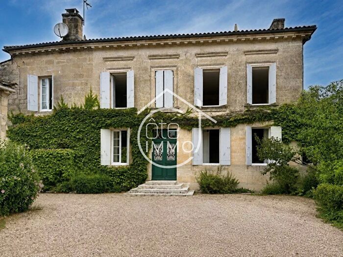 Saint-Seurin-de-Prats : Maison 8 pièces à vendre