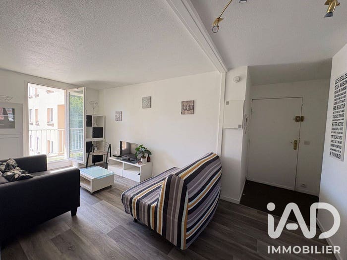 Canal, Évry-Courcouronnes : Appartement 2 pièces à louer
