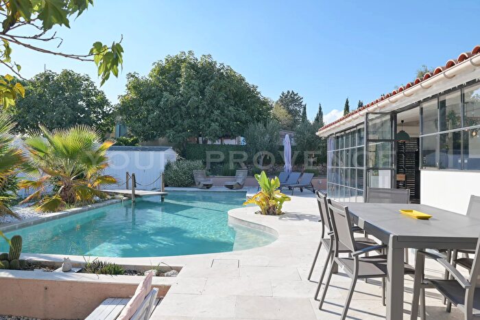 Maison à vendre - Apt - 5 pièces - 3 chambres