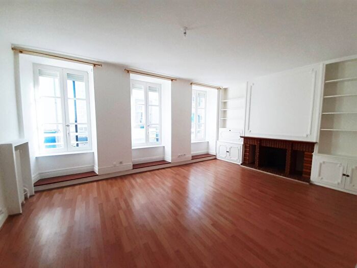 Appartement à louer - Mauriac - 5 pièces - 3 chambres