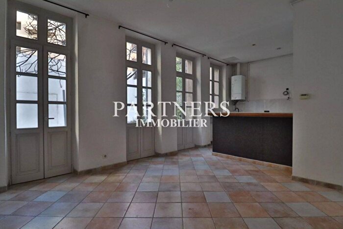 Appartement à louer - Centre Ville, Aix-en-Provence - 3 pièces - 2 chambres