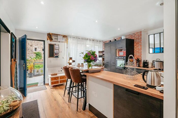 Maison à vendre - Baguer-Pican - 6 pièces - 4 chambres