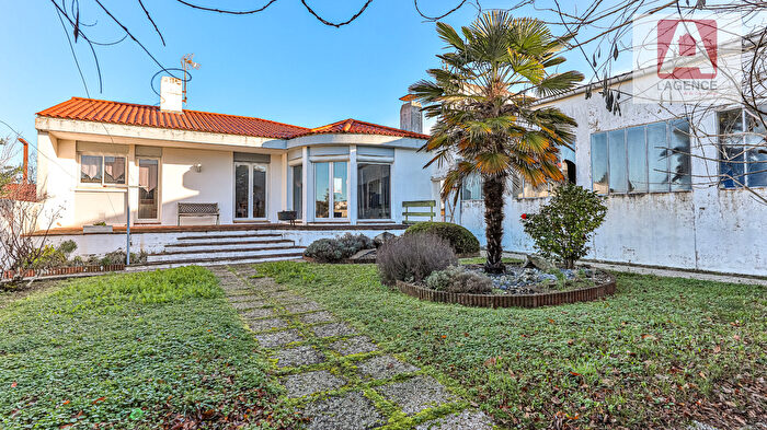 Maison à vendre - Saint-Gilles-Croix-de-Vie - 5 pièces - 3 chambres