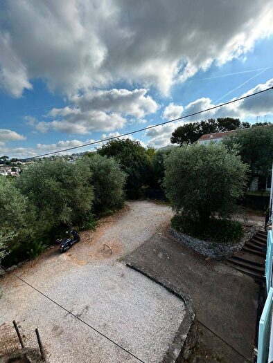 Appartement 3 pièces à Colombier, Le Cannet, à louer