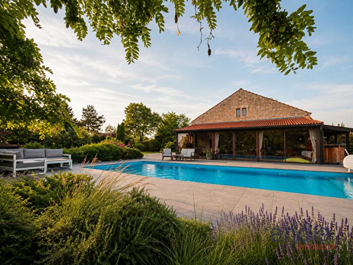 Maison 6 pièces à Chaume-et-Courchamp, à vendre