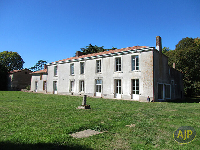 Maison 15 pièces à Villedieu-la-Blouère, à vendre
