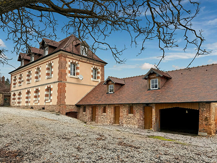 Beaumont-le-Roger : Maison 6 pièces à vendre