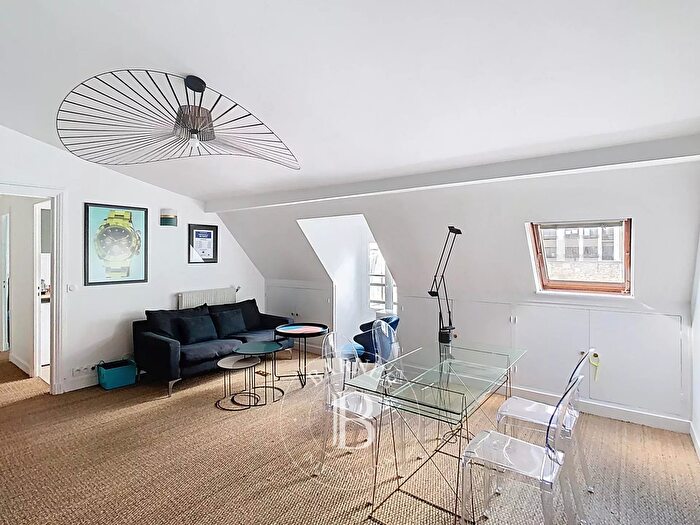 Appartement à louer - Paris e , Elysée, Madeleine - 2 pièces - 1 chambre