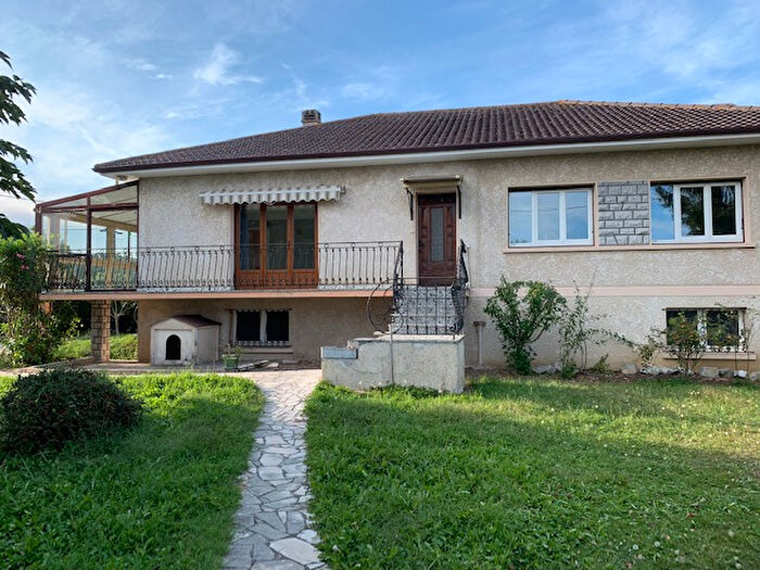 Maison à louer - Saint-Laurent-Bretagne - 6 pièces - 4 chambres