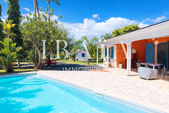 Baie-Mahault : Maison 8 pièces à vendre