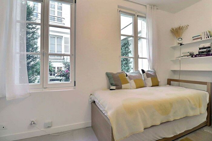 Appartement à louer - Monnaie, Paris ème arrondissement - 1 pièce