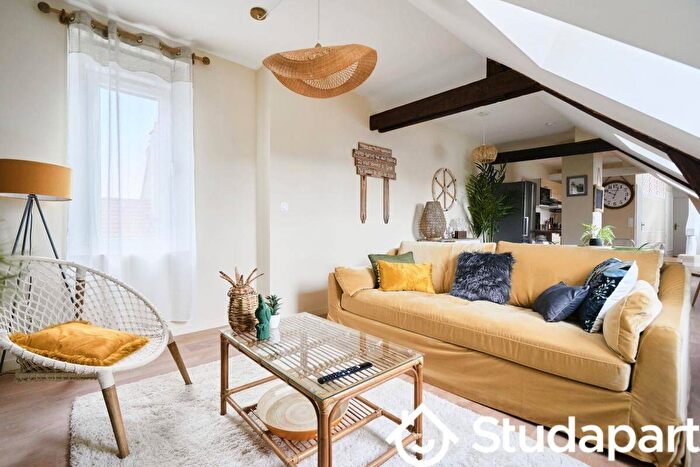 Appartement à louer - Centre Ville, Reims - 1 pièce - 2 chambres