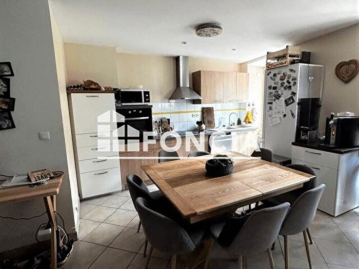 Appartement à louer - Allevard - 4 pièces - 3 chambres