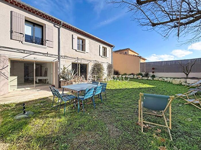 Maison à vendre - Saumane-de-Vaucluse - 4 pièces - 3 chambres
