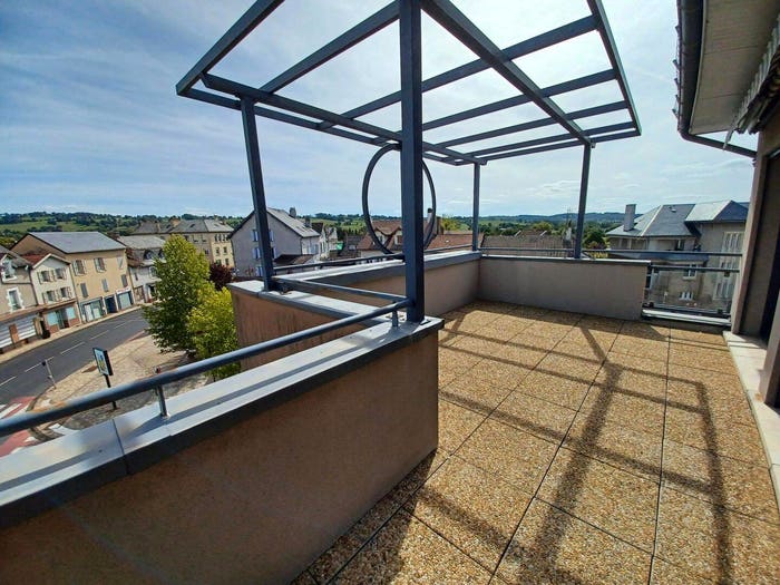 Appartement 3 pièces à Arpajon-sur-Cère, à louer