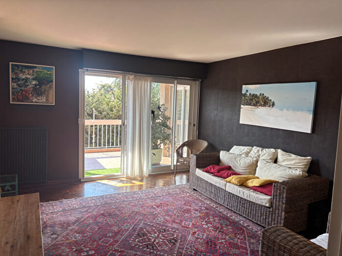 Appartement à louer - Montpellier, Antigone - 4 pièces - 2 chambres