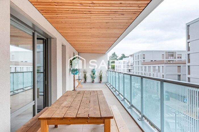 Bron, Bron Piscine, Le Lessivas - Appartement 4 pièces à vendre