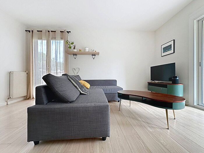 Appartement à louer - Les Platanes, Aix-en-Provence - 4 pièces - 3 chambres