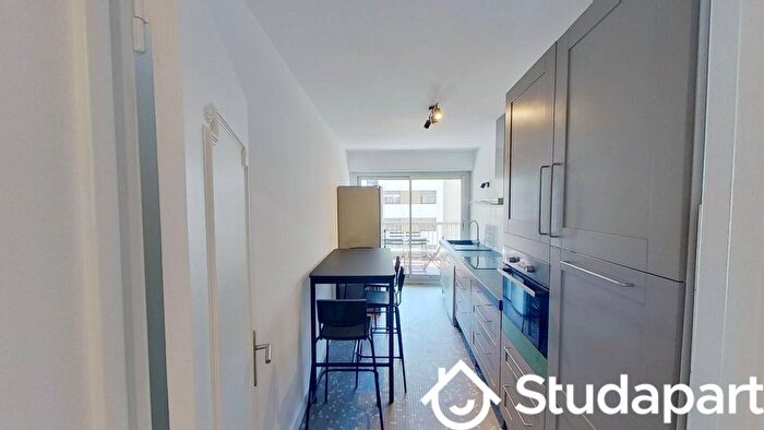 Appartement à louer - Saint Charles, Marseille er arrondissement - 1 pièce - 2 chambres