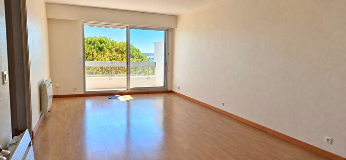 Royan, Saint-Pierre : Appartement 3 pièces à vendre