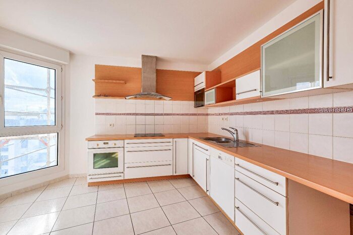 Appartement à louer - La Villette, Lyon ème arrondissement - 5 pièces - 4 chambres