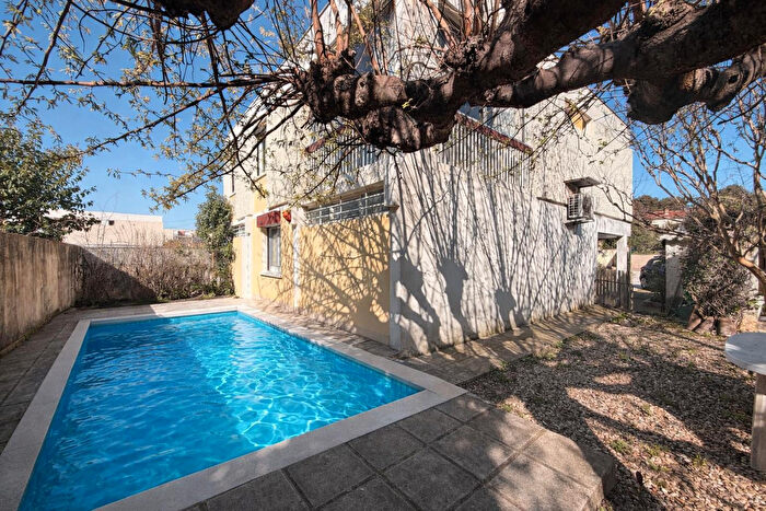 Maison à vendre - Nîmes, Route dAvignon - 4 pièces - 3 chambres