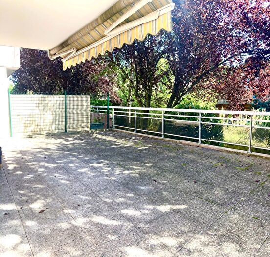 Appartement à louer - Strasbourg, Robertsau - 2 pièces - 1 chambre