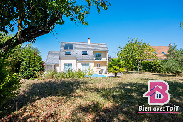 Saint-Georges-sur-Eure : Maison 6 pièces à vendre