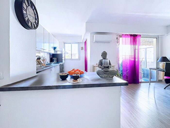 Cagnes-sur-Mer, La Gare, Les Plans, Hippodrome : Appartement 2 pièces à vendre