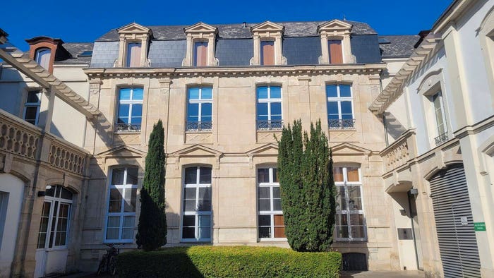 Appartement 1 pièce à Centre Ville, Reims, à louer