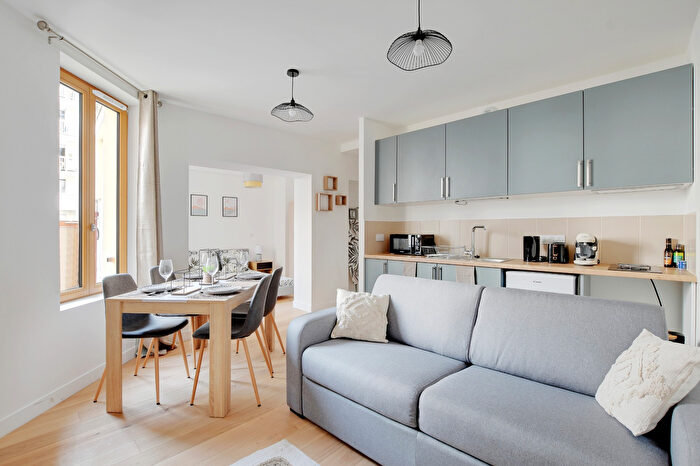 Appartement à louer - Paris e , Buttes Chaumont, Laumière, Manin - 2 pièces - 1 chambre