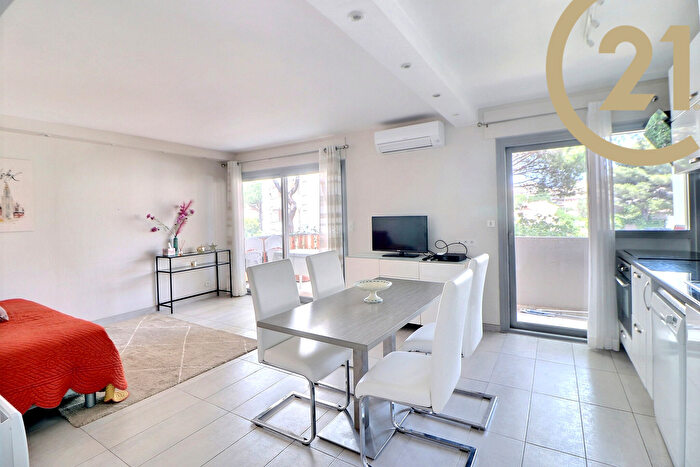 Appartement à vendre - Fréjus - 3 pièces - 2 chambres