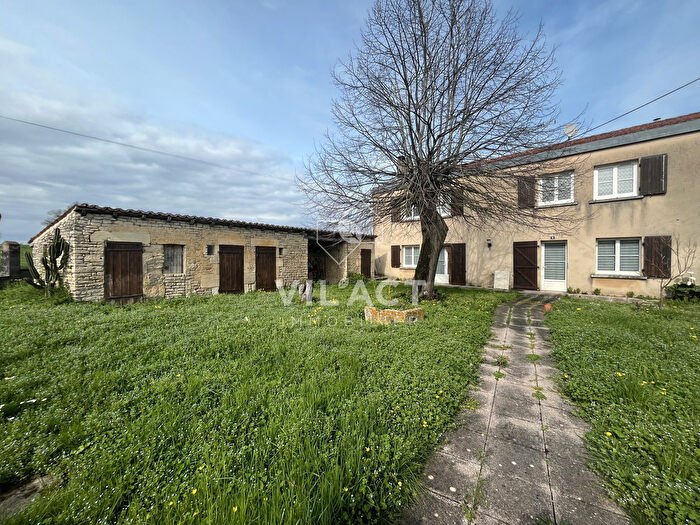 Maison à vendre - Mauzé-sur-le-Mignon - 6 pièces - 5 chambres