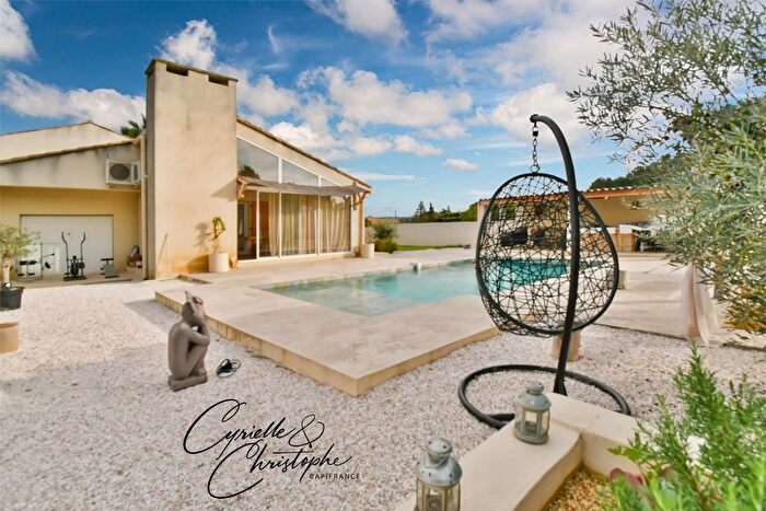 Maison à vendre - Plaissan - 6 pièces - 4 chambres