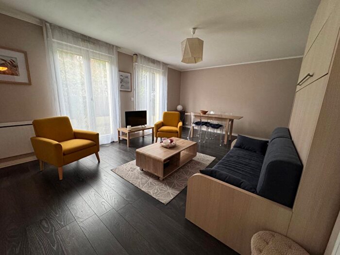 Appartement à louer - Viroflay, Haras - 1 pièce