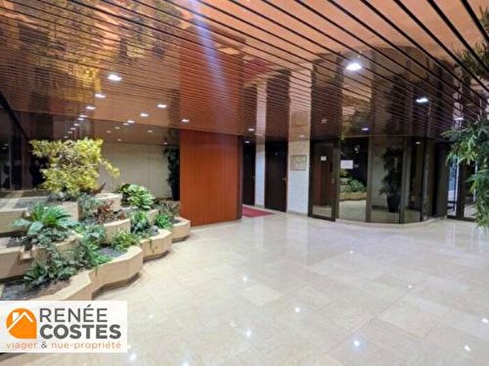 Appartement à vendre - Courbevoie, Hôtel de ville - 3 pièces - 2 chambres