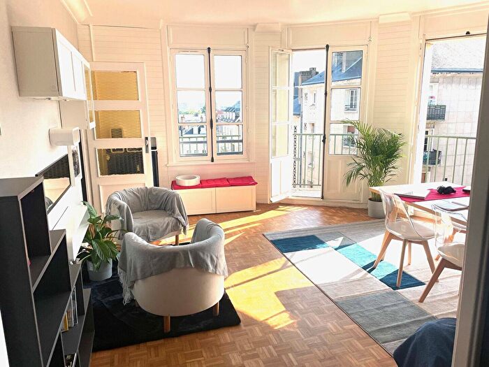 Appartement à louer - Carmes-République, Orléans - 5 pièces - 3 chambres