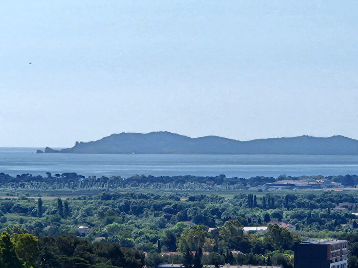 Appartement à vendre - Hyères - 3 pièces - 2 chambres