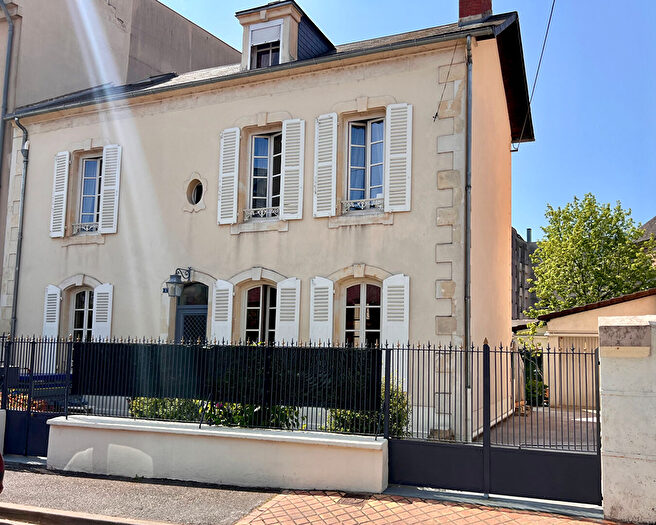 Maison à vendre - Nevers, République, Préfecture - 5 pièces - 3 chambres