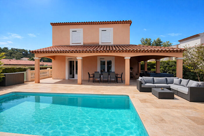 Maison à vendre - Brignoles, Rural - 6 pièces - 4 chambres