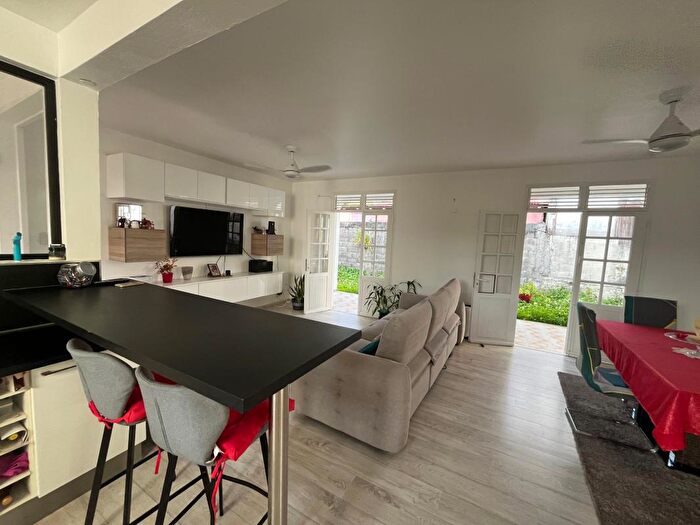 Maison 4 pièces à vendre à Les Abymes