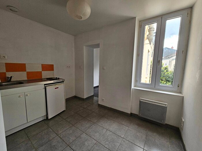 Appartement à louer - Madeleine-Saint Léonard-Justices, Angers - 1 pièce