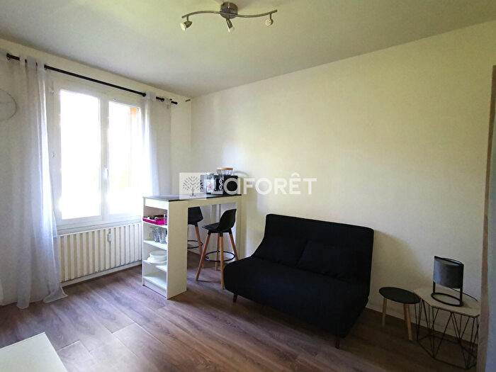 Appartement à louer - Villejuif, Louis Aragon, Vaux de Rome - 1 pièce - 1 chambre