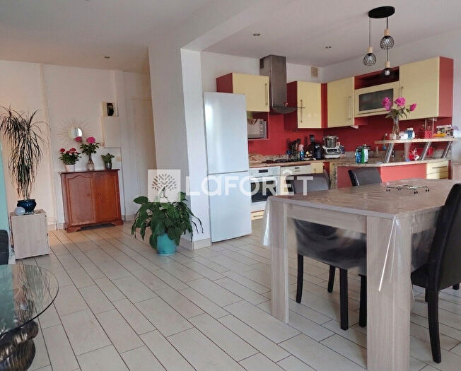 Appartement 3 pièces à Saint-Just-Saint-Rambert, Saint-Just, à vendre