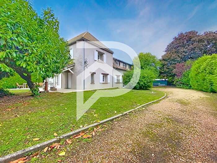 Maison à vendre - Mézières-en-Drouais - 7 pièces - 5 chambres