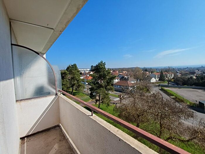 Appartement à louer - Luxeuil-les-Bains - 4 pièces - 3 chambres