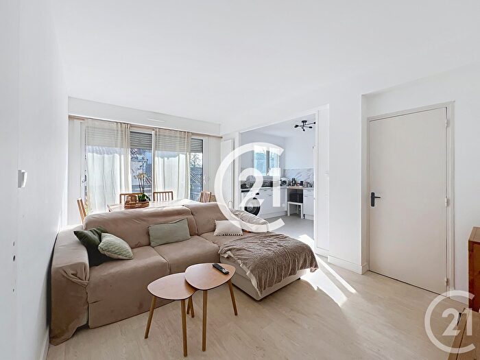 Appartement à louer - Cognac, Centre-ville, Gare - 3 pièces - 2 chambres