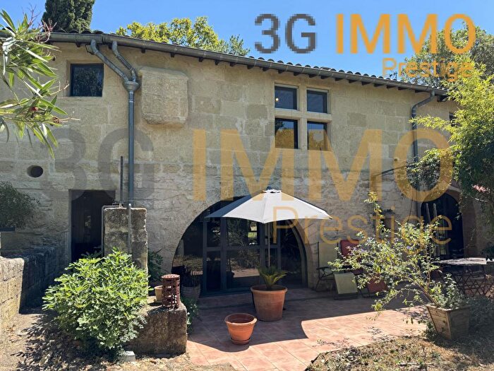 Maison à vendre - Vauvert - 9 pièces - 4 chambres